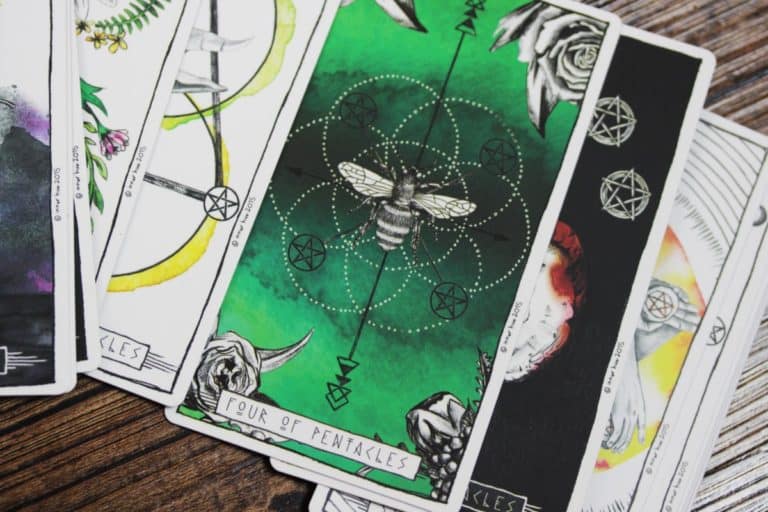 How to Use Tarot Cards In a Safe and Empowering Way – Calming Cosmos